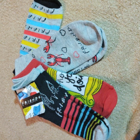 Warner Bros. | Accessories | 4 Pack Friends Socks Dgw2 | Poshmark